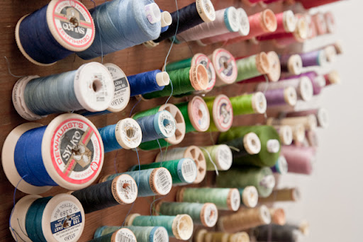 Choosing threads – Ruth Singer