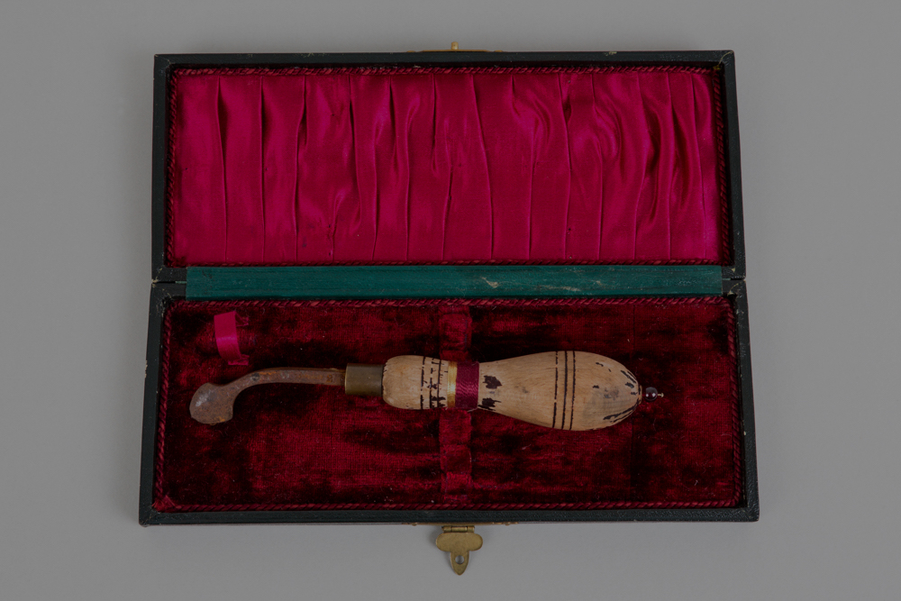 Precious Objects – Ruth Singer